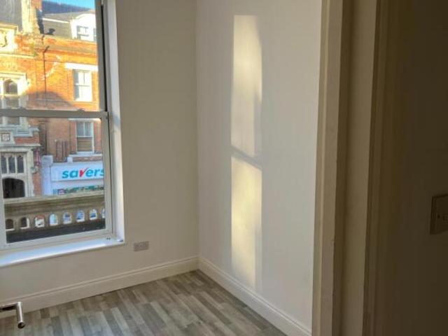2 bedroom flat for rent in Sandgate Road, Folkestone CT20 2BQ, CT20