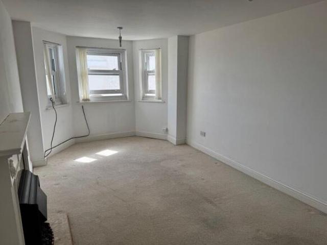 2 bedroom flat for rent in Sandgate Road, Folkestone, Kent CT20 2AF, CT20