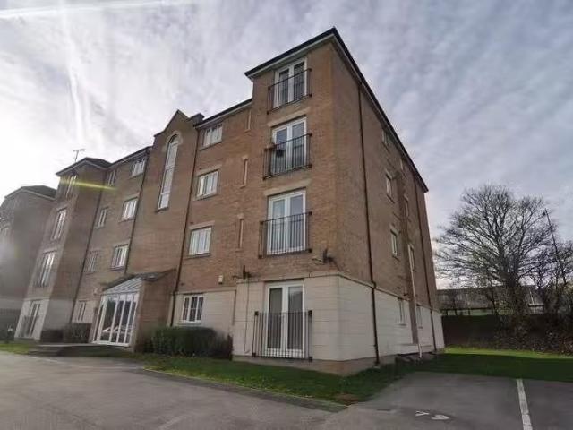 2 bedroom flat for rent in Sandhill Close, Bradford, BD8