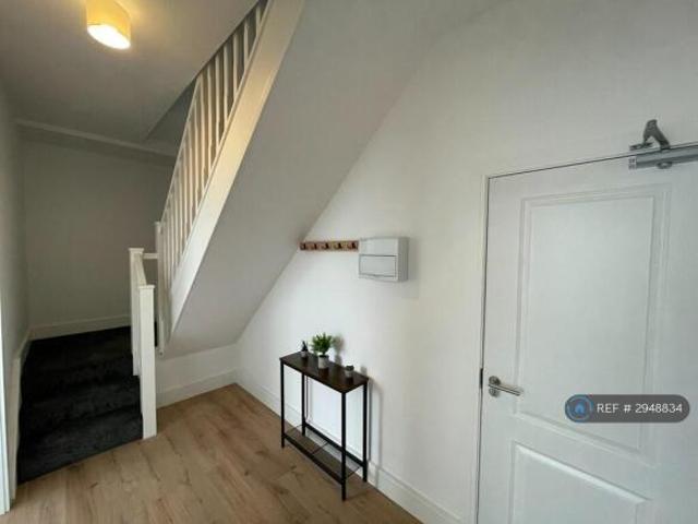 2 bedroom flat for rent in Sandhurst Street, Liverpool, L17
