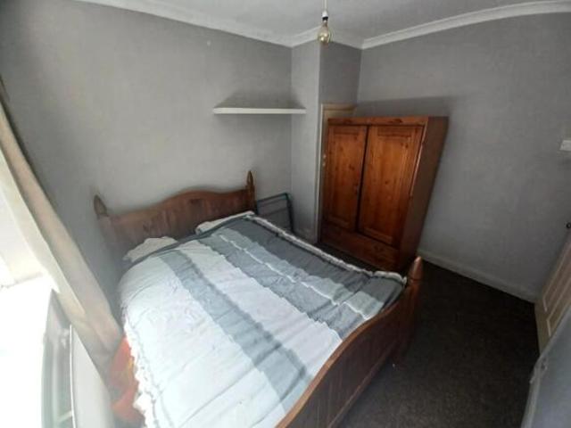 2 bedroom flat for rent in Sandringham Drive, Leeds, West Yorkshire, UK, LS17