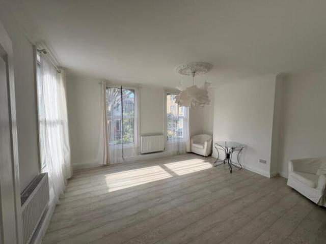 2 bedroom flat for rent in Sandringham Rd, Dalston, Hackney, E8