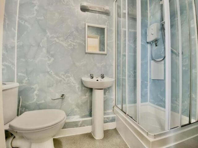 2 bedroom flat for rent in Sandringham Suites, Osborne Road, Southsea, PO5