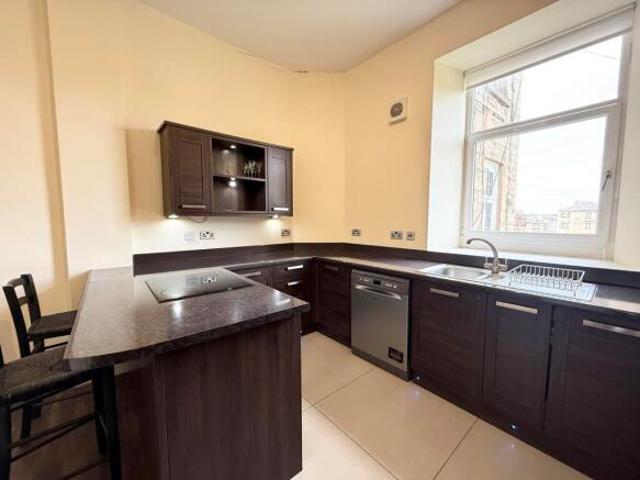 2 bedroom flat for rent in Sannox Gardens, Dennistoun, G31