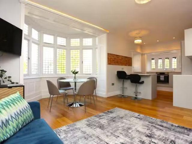2 bedroom flat for rent in Sackville Road, Hove, BN3