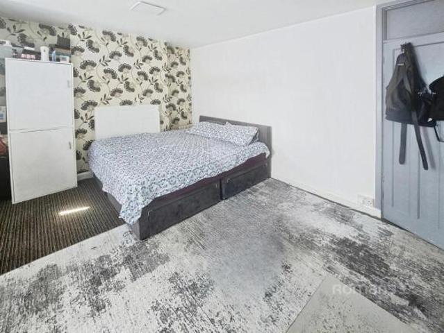 2 bedroom flat for rent in Salthill Mansions, Slough, SL1