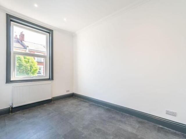 2 bedroom flat for rent in Salusbury Road, Queen's Park, London, NW6