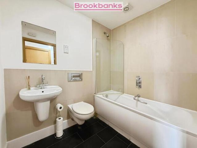 2 bedroom flat for rent in Salisbury Road, Dartford, DA2 6GY, DA2