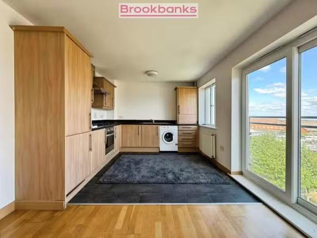 2 bedroom flat for rent in Salisbury Road, Dartford, DA2 6GY.