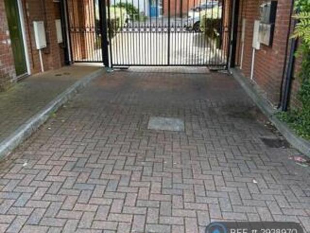 2 bedroom flat for rent in Sarum Road, Luton, LU3