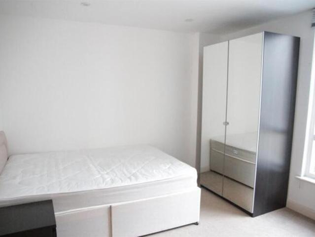 2 bedroom flat for rent in Saskia House, Hackney Road, Shoreditch, E2