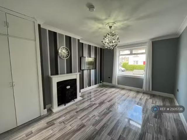 2 bedroom flat for rent in Saughton Gardens, Edinburgh, EH12