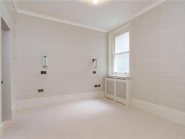 2 bedroom flat for rent in Savile House, 18 Berkeley Street, W1J
