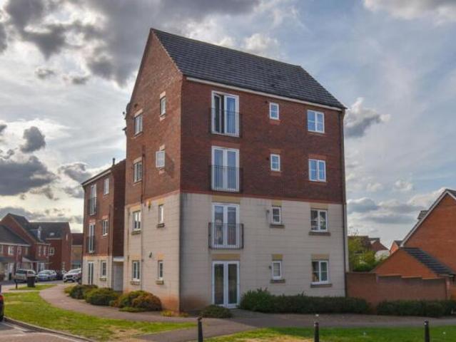 2 bedroom flat for rent in Saxthorpe Road, LE5