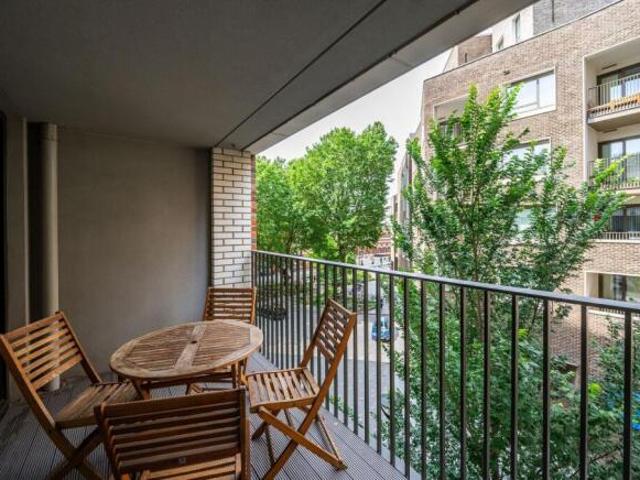 2 bedroom flat for rent in Sayer Street, Elephant and Castle, SE17