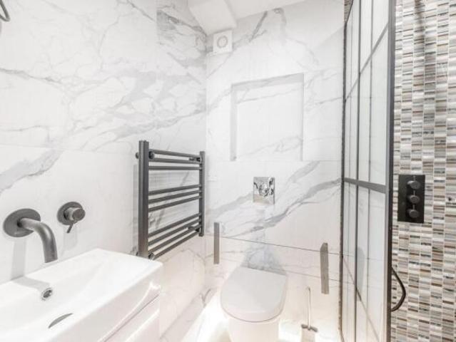 2 bedroom flat for rent in Semley Place, Victoria, London, SW1W