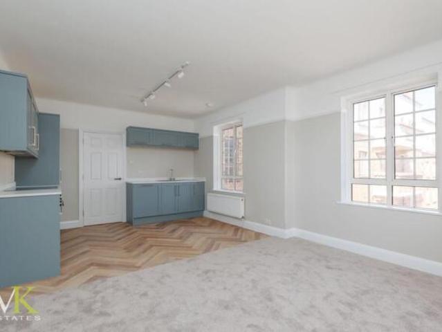 2 bedroom flat for rent in Sea Road, San Remo Towers Sea Road, BH5