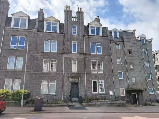 2 bedroom flat for rent in Seaforth Road, The City Centre, Abe.
