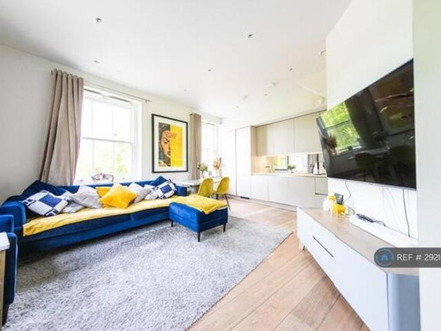 2 bedroom flat for rent in Searcy House, London, SW11
