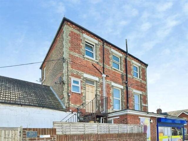 2 bedroom flat for rent in Seaside, Eastbourne, BN22