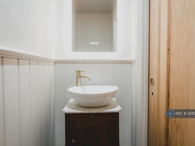 2 bedroom flat for rent in Second Avenue, Margate, CT9