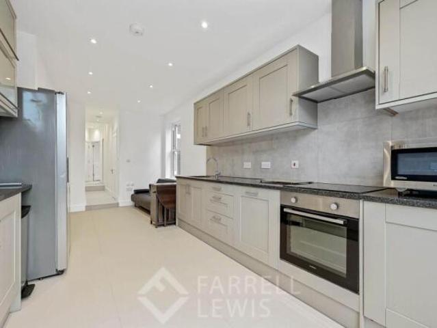 2 bedroom flat for rent in Segdford Road, Shepherds Bush, W12 0LT, W12
