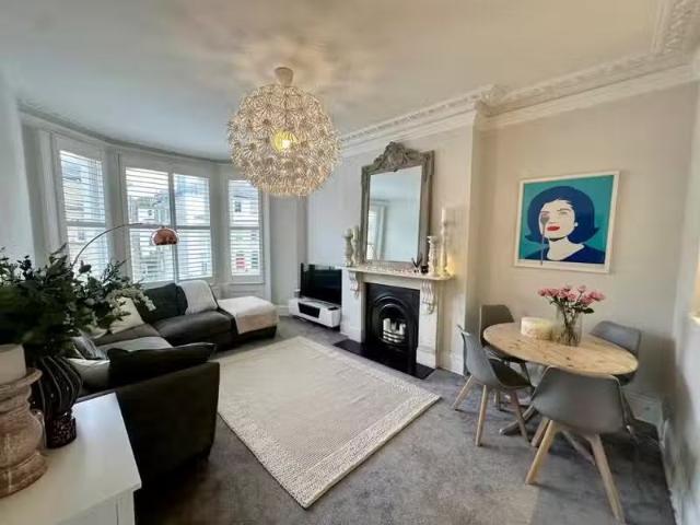 2 bedroom flat for rent in Selborne Road, Hove, BN3