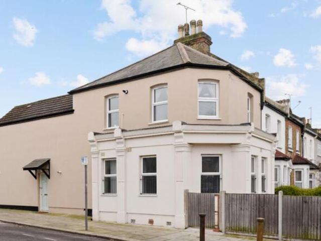 2 bedroom flat for rent in Selborne Road, London N22 7TH, N22