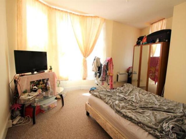 2 bedroom flat for rent in Serpentine Court Serpentine Road Southsea Hants, PO5