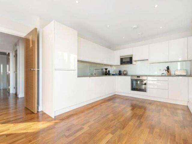 2 bedroom flat for rent in Sesame Apartment, Battersea, London, SW11