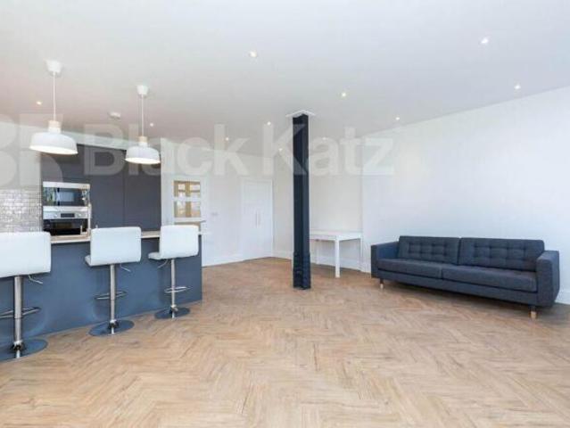 2 bedroom flat for rent in Seven Sisters Road, Finsbury Park n4