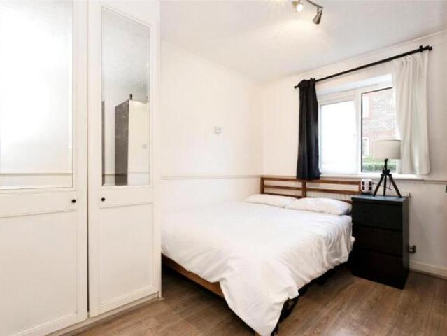 2 bedroom flat for rent in Sevenoaks Close, SM2