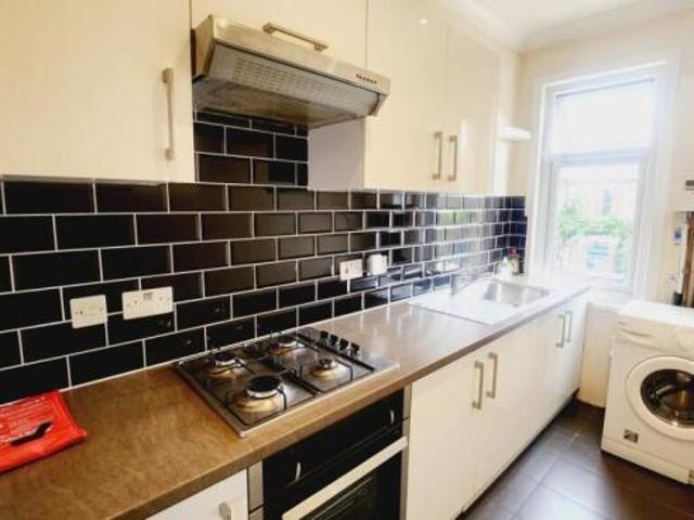 2 bedroom flat for rent in Seward Rd, Hanwell, W7