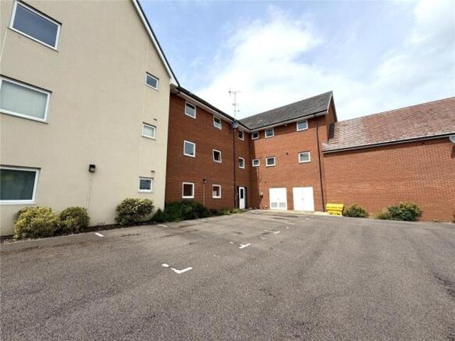 2 bedroom flat for rent in Skye Crescent, Newton Leys, Bletchley, MK3