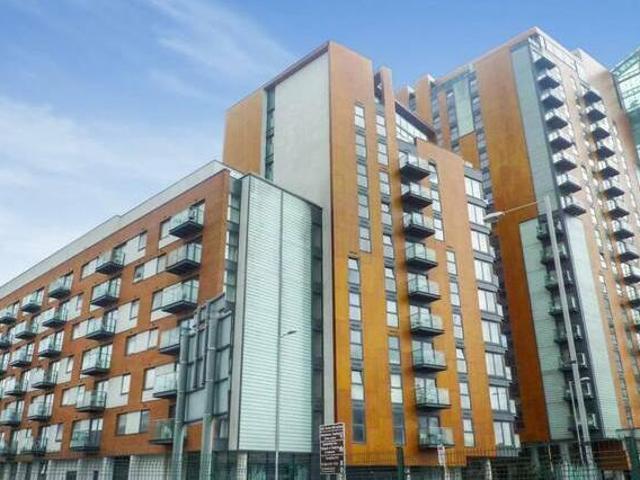 2 bedroom flat for rent in Skyline Central 1 50 Goulden Street Northern Quarter Manchester M4