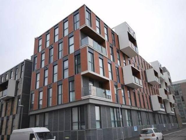 2 bedroom flat for rent in Skyline Chambers Manchester M4