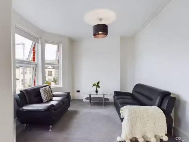 2 bedroom flat for rent in Shanklin Road, Brighton, BN2