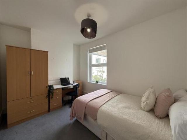 2 bedroom flat for rent in Shanklin Road, Brighton, BN2