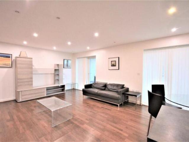 2 bedroom flat for rent in Shearwater Drive, London, NW9