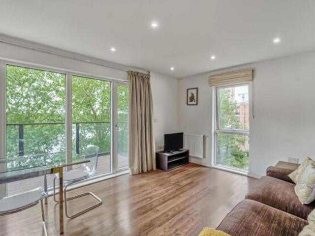 2 bedroom flat for rent in Shearwater Drive, London, NW9