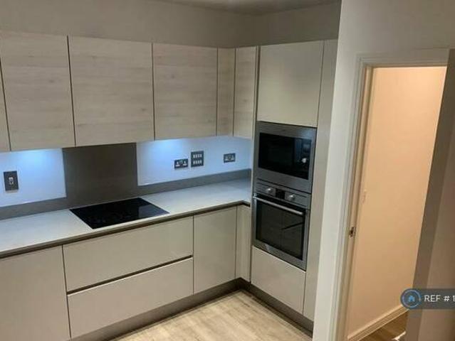 2 bedroom flat for rent in Sheave Court London E3