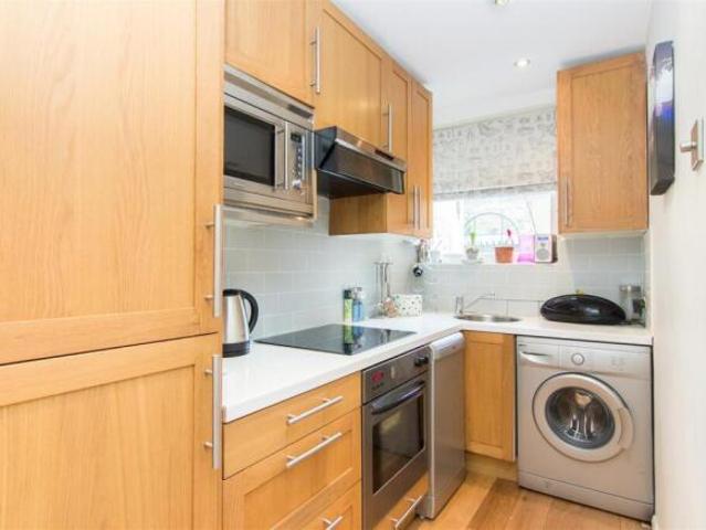 2 bedroom flat for rent in Sheen Lane, East Sheen, SW14