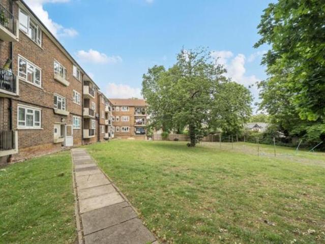 2 bedroom flat for rent in Sheenewood London SE26