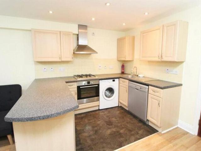 2 bedroom flat for rent in Shenley Road, Loughton, Milton Keynes, MK5