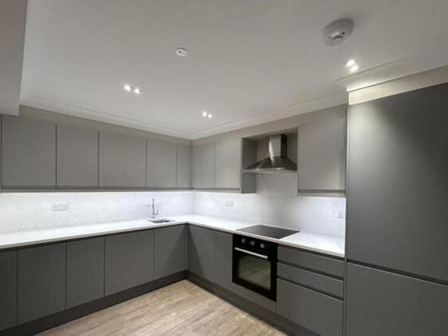 2 Bedroom Flat For Rent In Shepherds Bush Green