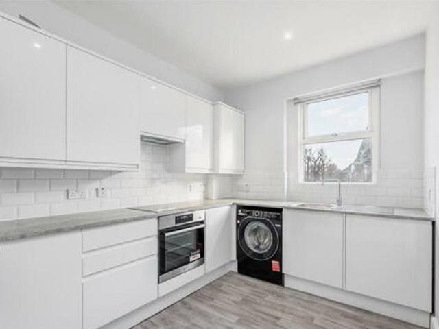 2 Bedroom Flat For Rent In Shepherds Bush, London