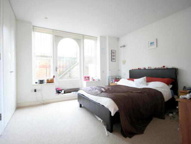2 bedroom flat for rent in Shepperton Road, Islington, London, N1