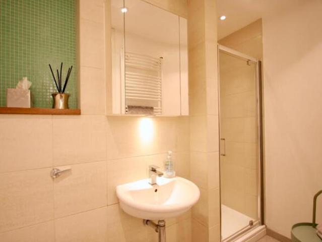 2 bedroom flat for rent in Shepperton Road, Islington, London, N1