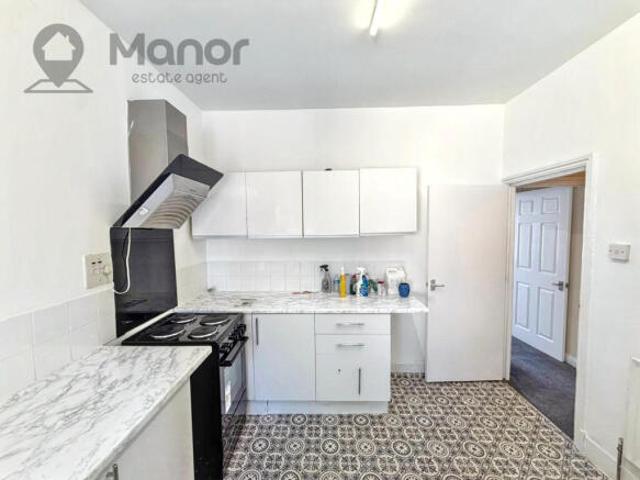 2 bedroom flat for rent in Sheringham Avenue, Manor Park, E12 5PB, E12