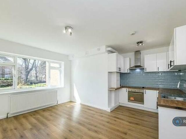 2 bedroom flat for rent in Sherwood London NW6